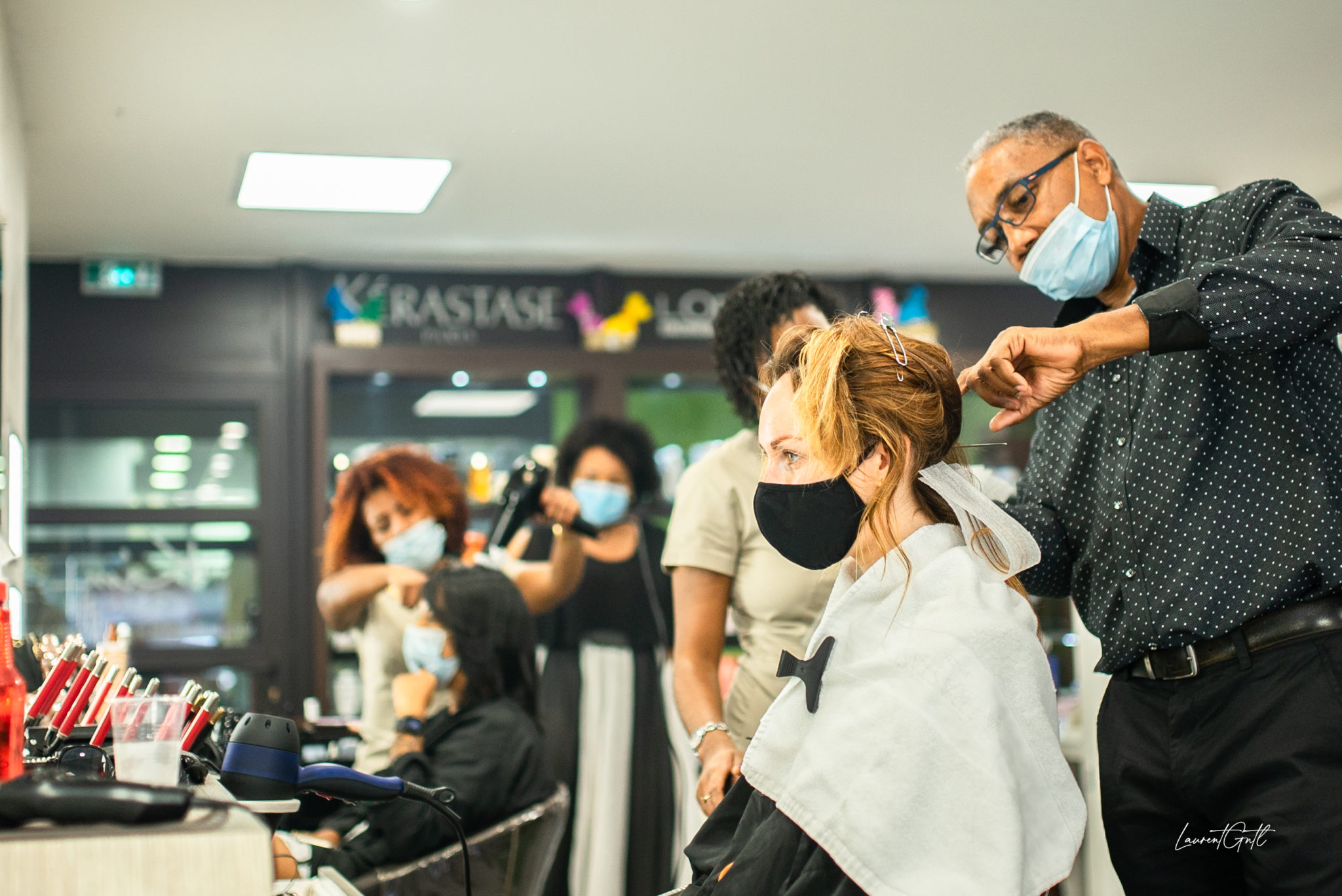 Salons Hair by R - HAIR BY R